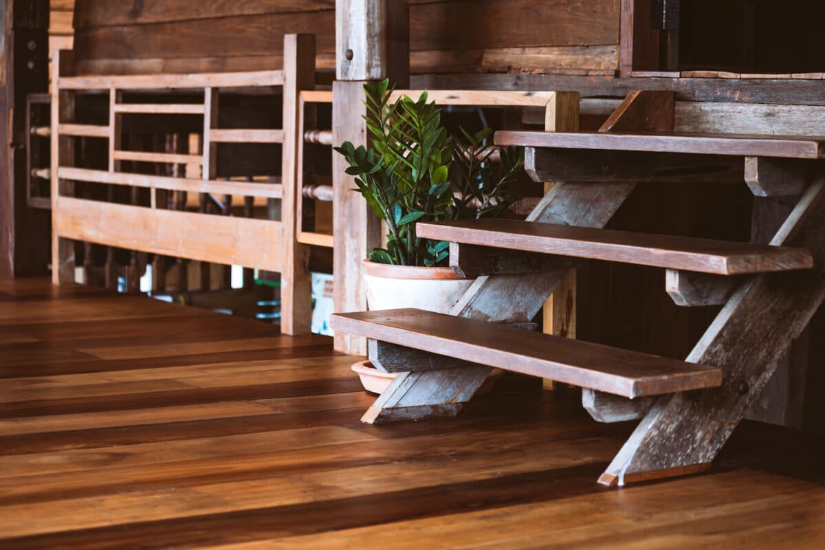 Farmhouse Staircase Ideas Using Reclaimed Wood