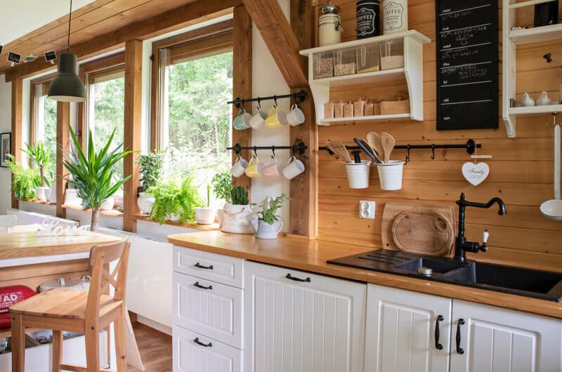 5 Benefits of Reclaimed Wood Cladding for Interior Walls